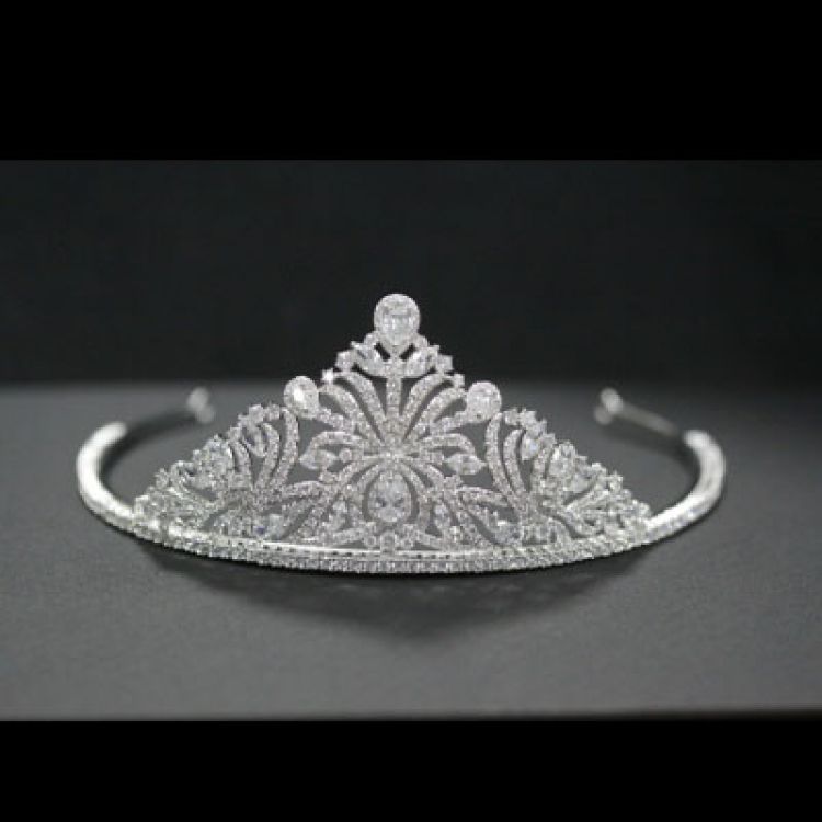 Tiaras and headpieces - TIARA 3839 by Vanila Wedding Shop in Dubai